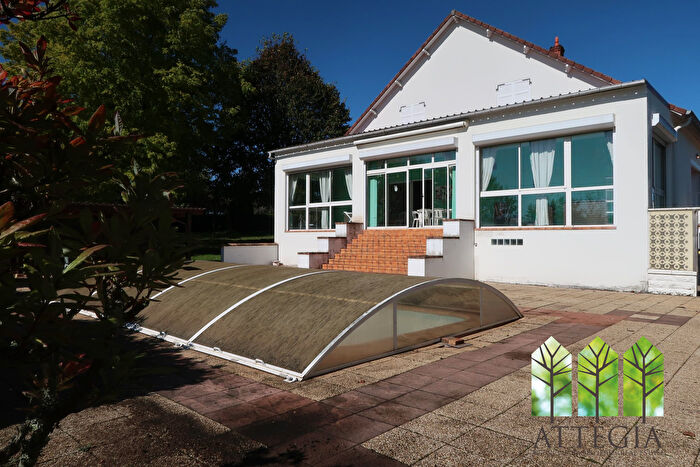 Maison à vendre - Lourdoueix-Saint-Pierre - 7 pièces - 4 chambres