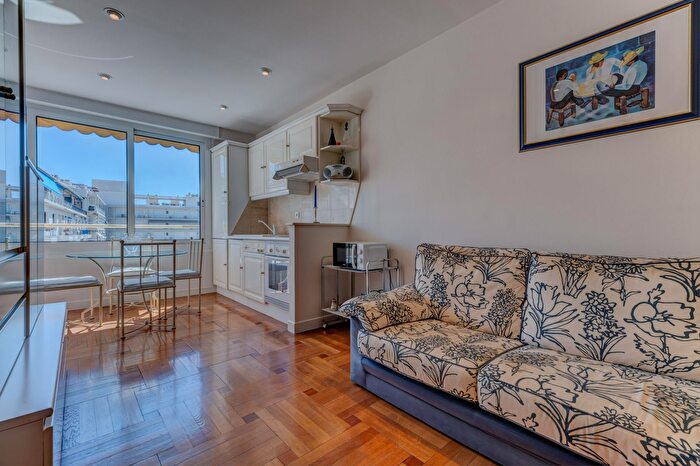 Appartement 2 pièces à vendre - Nice, Carré d'or