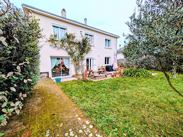 Maison à vendre - La Chapelle-sur-Erdre, Centre-ville, Gare, Chêne Vert - 6 pièces - 4 chambres