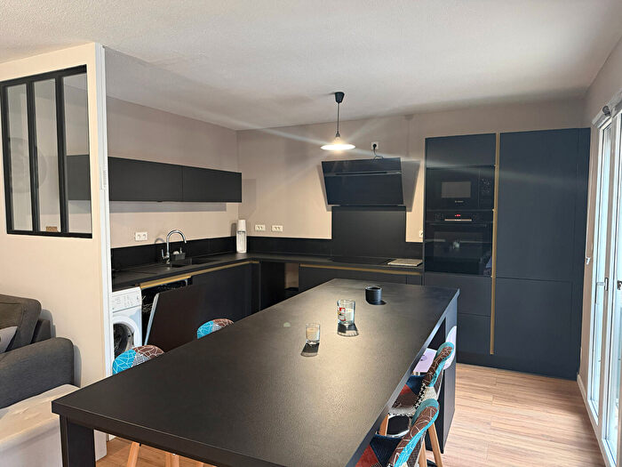 Appartement à louer - Chambray-lès-Tours - 3 pièces - 2 chambres