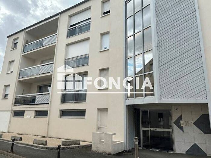 Appartement à louer - Centre Ville, Niort - 2 pièces - 1 chambre