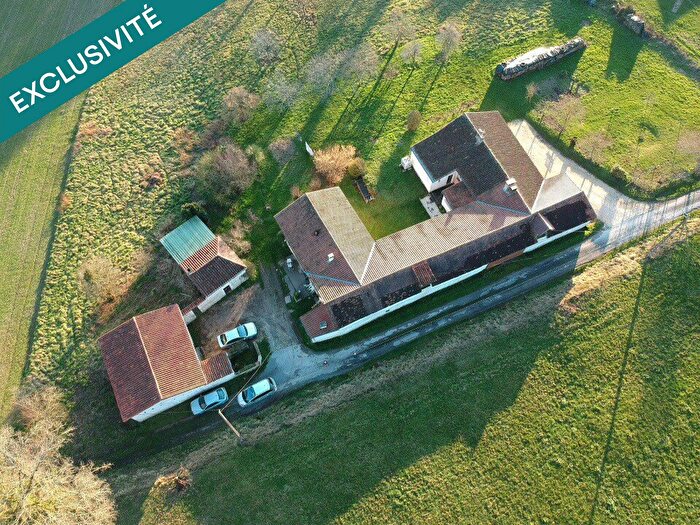 Maison à vendre - Saint-Front-dAlemps - 9 pièces - 7 chambres