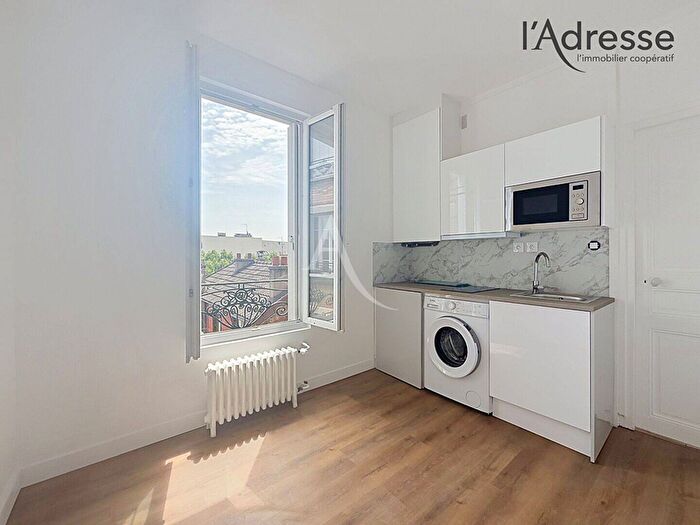 Appartement 1 pièce à Plateau Ouest, Suresnes, à louer
