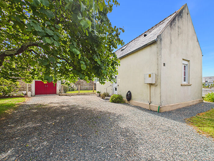 Pont-l'Abbé : Maison 2 pièces à vendre
