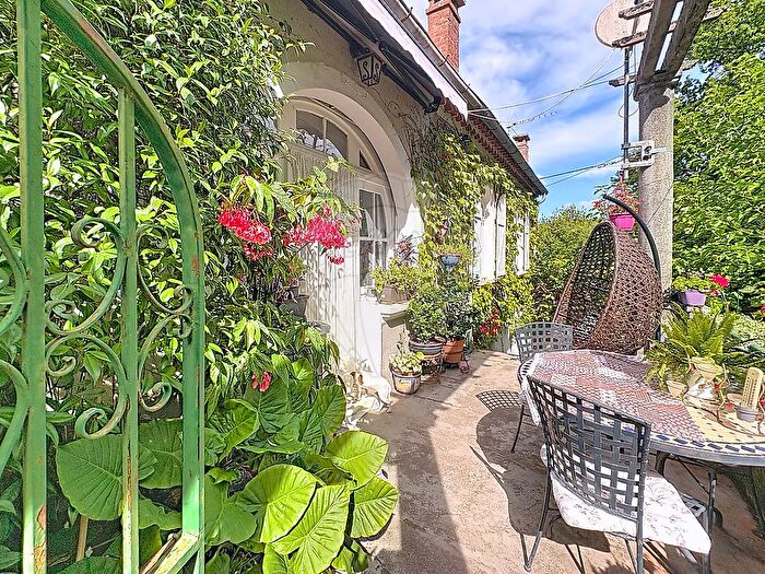 Saint-Félix-de-Pallières : Maison 9 pièces à vendre