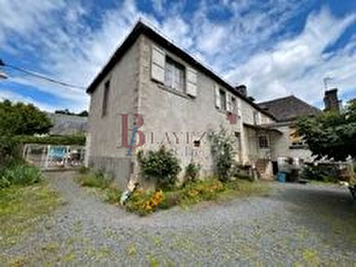 Saint-Chamant : Maison 7 pièces à vendre