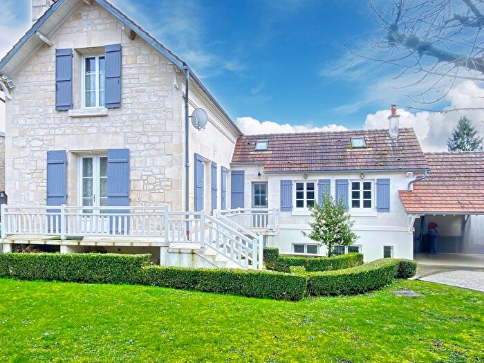 Maison à vendre - Compiègne, Centre-ville - 8 pièces - 4 chambres