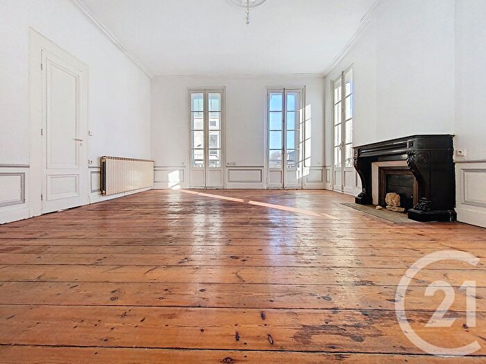 Appartement 4 pièces à Rochefort, Centre-ville, à vendre
