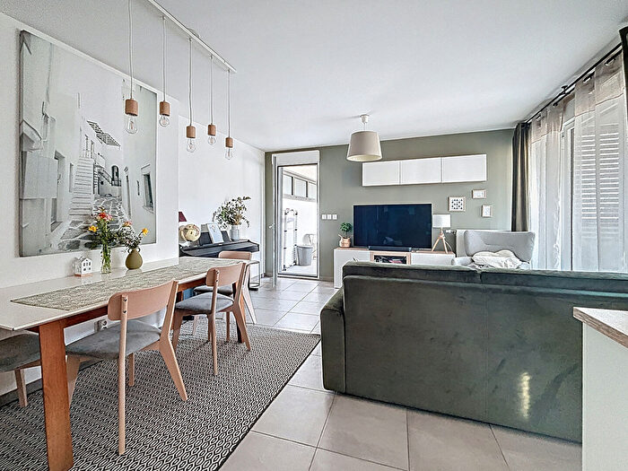 Appartement à vendre - Lyon e , Monchat - 3 pièces - 2 chambres