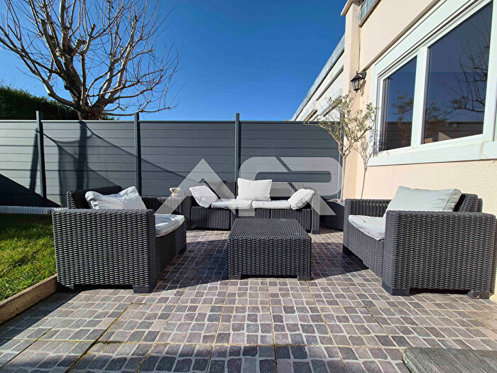 Maison à vendre - Chatou, Nord - 3 pièces - 2 chambres