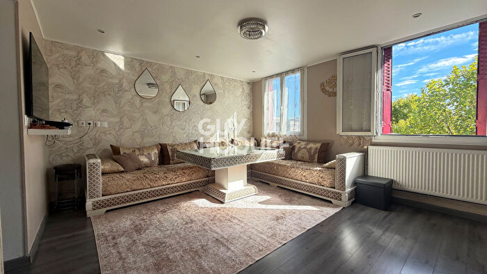 Stains, Victor Renelle, Croix Blanche - Appartement 3 pièces à vendre