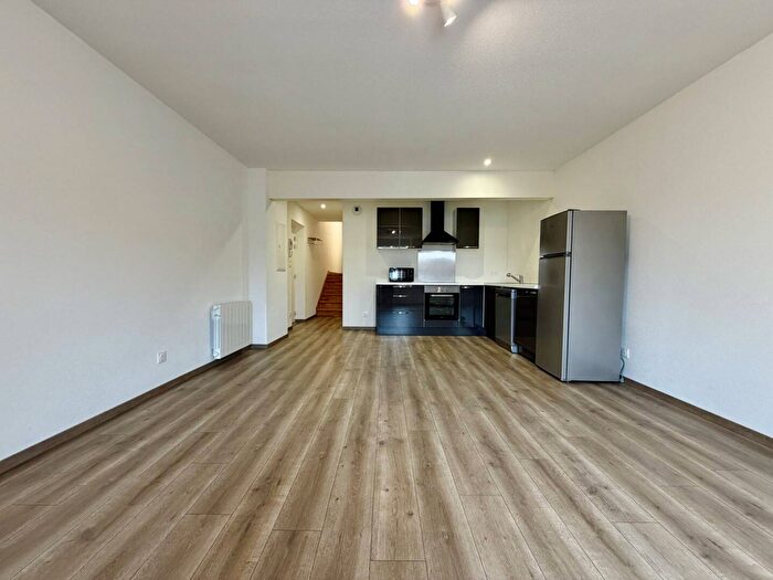 Appartement à louer - Thaon-les-Vosges - 3 pièces - 2 chambres