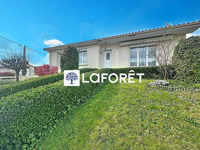 Maison à vendre - Cerizay - 4 pièces - 3 chambres