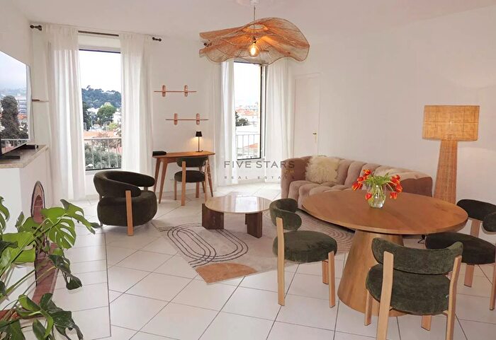 Appartement à louer - Nice, Mont-Boron - 2 pièces - 1 chambre