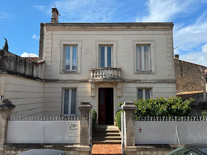 Maison à vendre - Cavaillon, Centre-ville - 6 pièces - 3 chambres