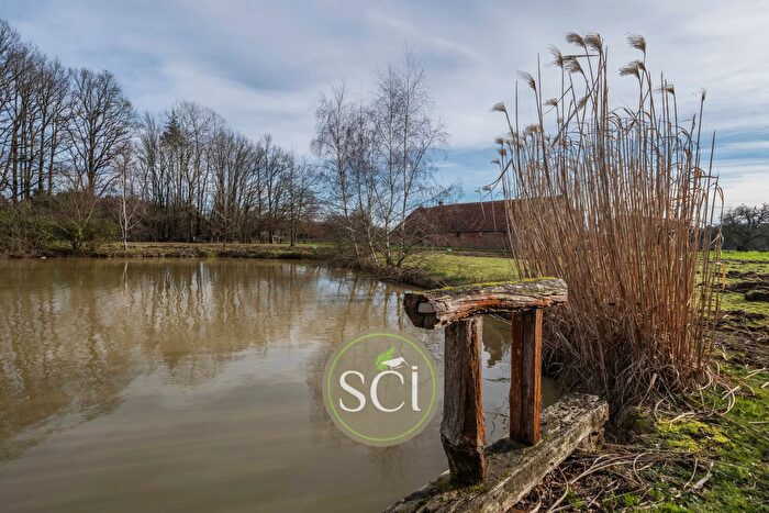 Maison à vendre - Ménestreau-en-Villette - 9 pièces - 4 chambres