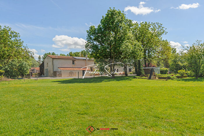 Maison 10 pièces à Marans, à vendre