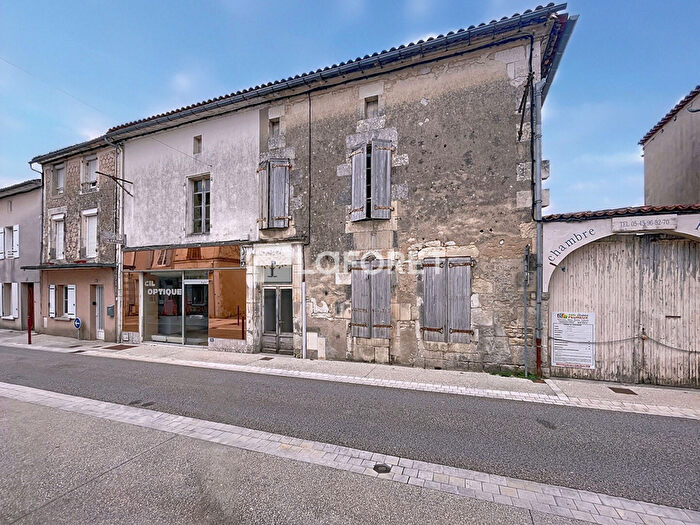 Maison à vendre - Rouillac - 4 pièces - 4 chambres