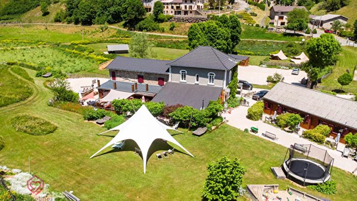 Maison à vendre - Comus - 17 pièces - 11 chambres