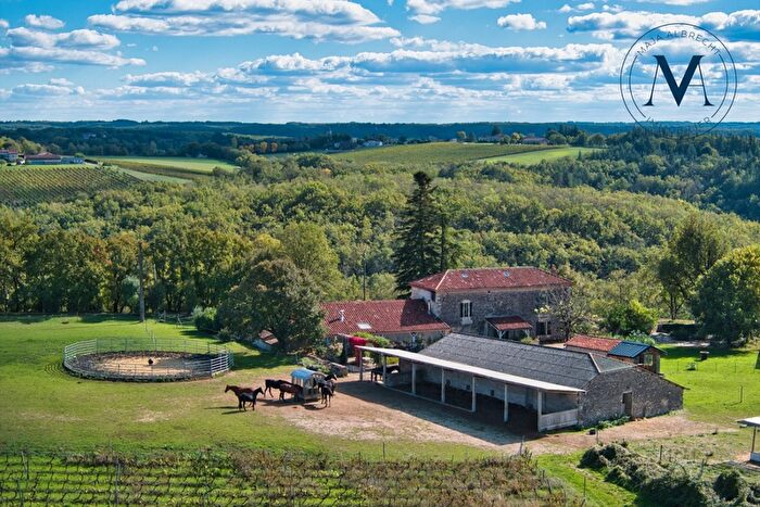Maison à vendre - Thézac - 6 pièces - 3 chambres