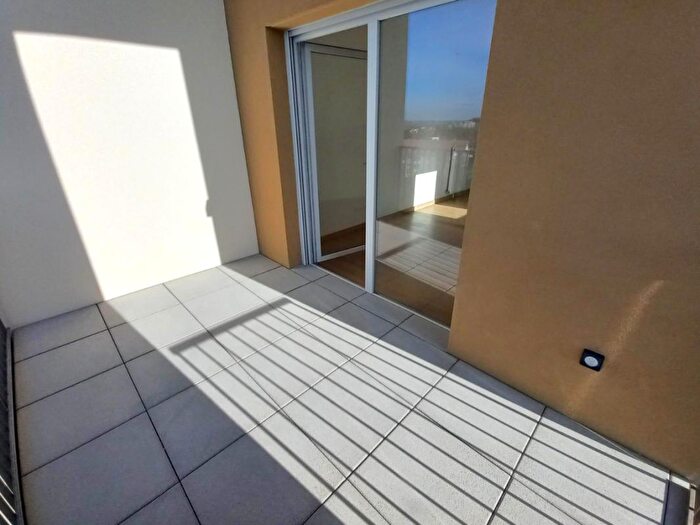 Appartement à louer - Villefontaine, Centre-ville, Saint-Bonnet - 2 pièces - 1 chambre