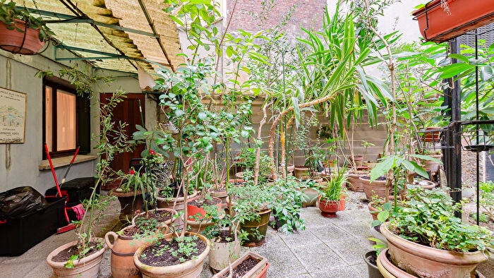 Appartement à vendre - Paris e , Auteuil-Nord, Jasmin, Mirabeau - 2 pièces - 1 chambre