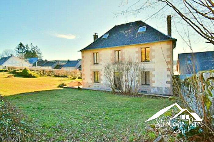 Maison à vendre - Peyrelevade - 5 pièces - 4 chambres