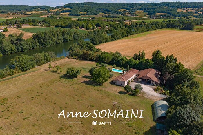 Saint-Sylvestre-sur-Lot : Maison 14 pièces à vendre