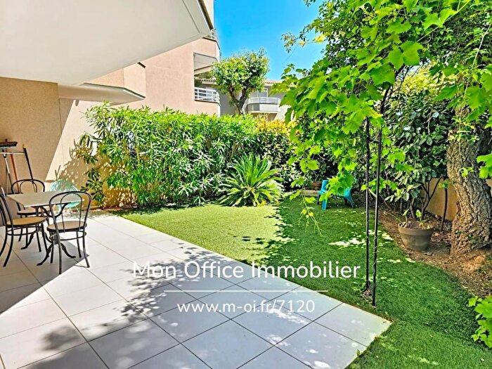 Appartement 3 pièces à Cavalaire-sur-Mer, Centre-ville, à vendre