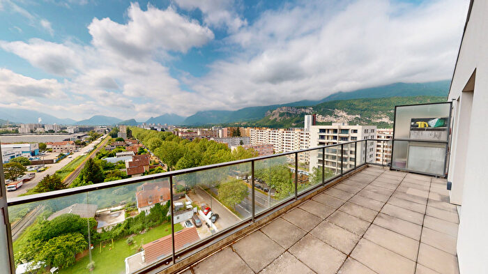 Appartement à vendre - Échirolles, Village, La Commanderie - 3 pièces - 2 chambres
