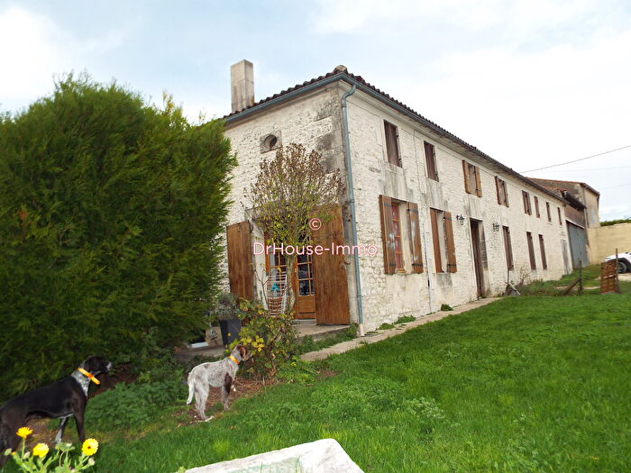 Maison 4 pièces à vendre à Pons