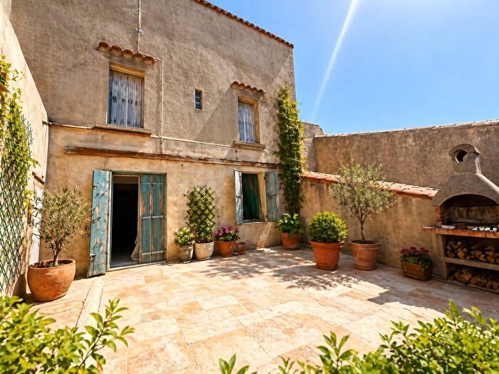 Maison 5 pièces à Azille, à vendre
