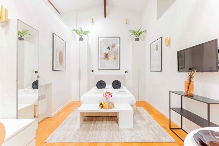 Appartement 1 pièce à louer à Porte Dauphine, Paris 16ème arrondissement
