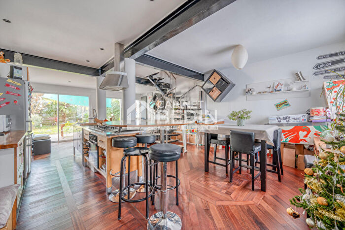 Maison à vendre - Talence, Saint-Genès, La Médoquine, Haut-Brion - 5 pièces - 4 chambres