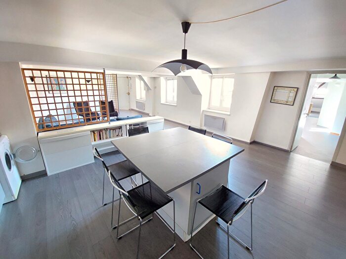 Appartement à louer - Chalon-sur-Saône, Centre-ville - 2 pièces - 1 chambre