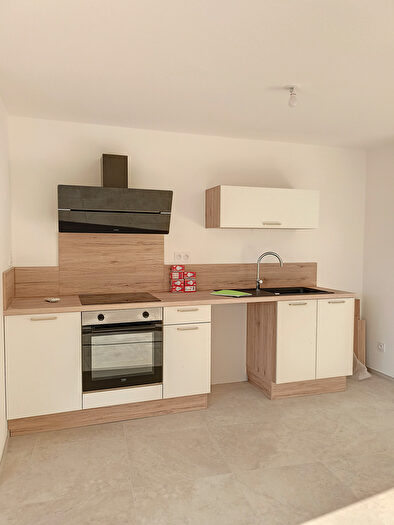 Appartement à louer - Sainte-Cécile-les-Vignes - 3 pièces - 2 chambres