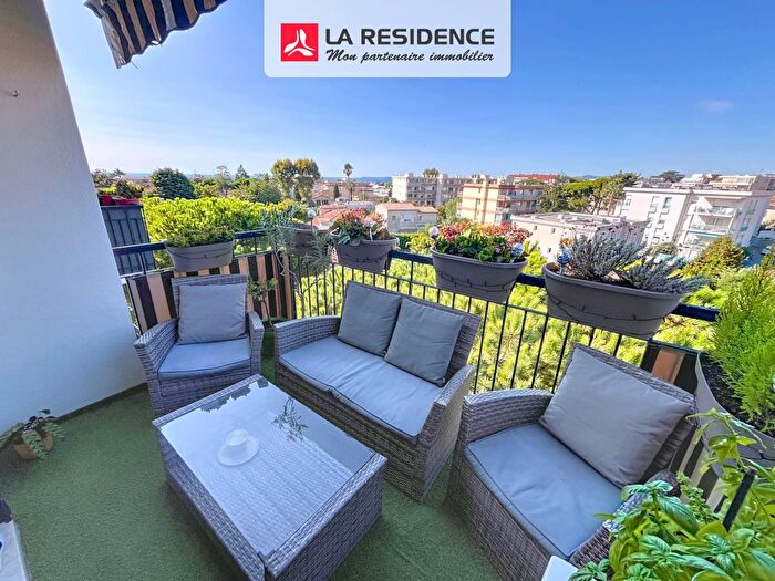 Appartement à vendre - Cagnes-sur-Mer, Le Cros de Cagnes, Les Vespins - 3 pièces - 2 chambres