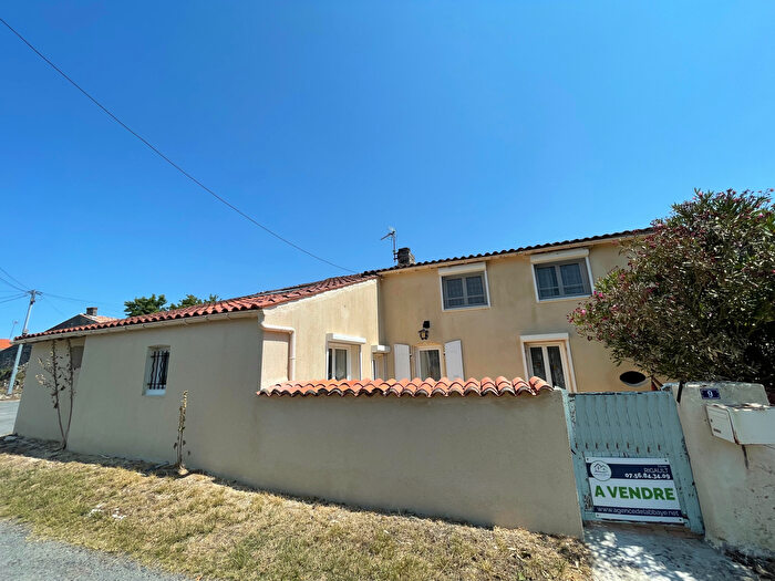 Maison à vendre - Saint-Savinien - 5 pièces - 2 chambres