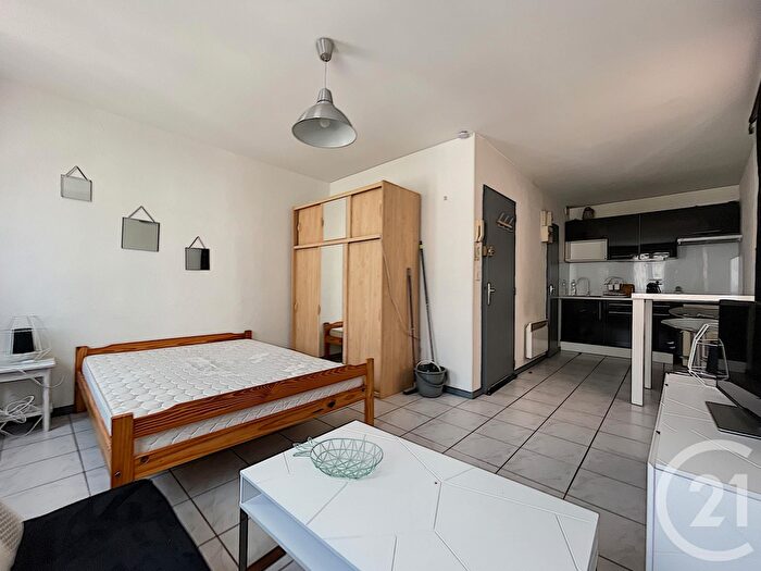 Troyes, Cathédrale : Appartement 1 pièce à louer