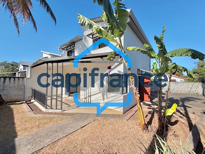 Maison 5 pièces à Saint-Pierre, Ravine des Cabris, à vendre