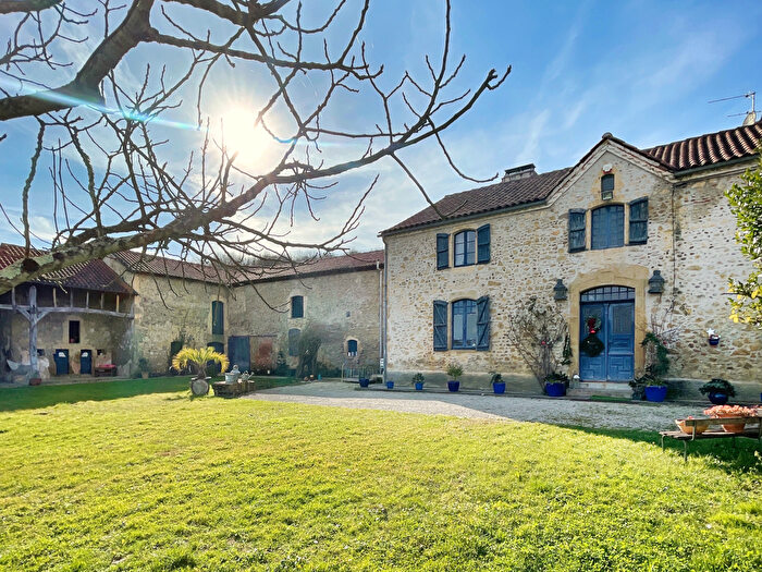 Maison à vendre - Maubourguet - 9 pièces - 4 chambres