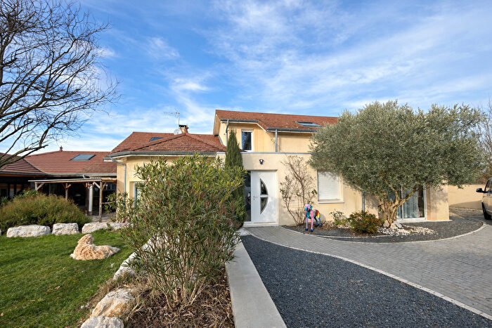 Maison à vendre - Châtenay - 10 pièces - 8 chambres