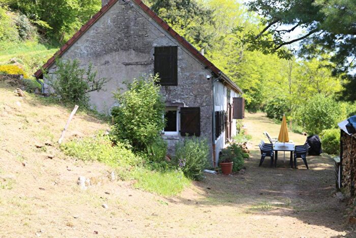 Saint-Symphorien-de-Marmagne : Maison 5 pièces à vendre