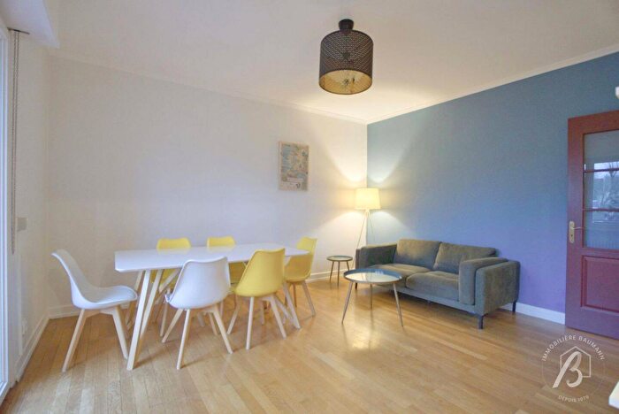 Appartement à louer - Strasbourg - 3 pièces - 2 chambres