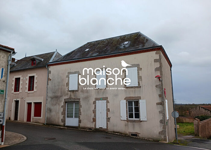 Maison à vendre - Gourgé - 5 pièces - 3 chambres