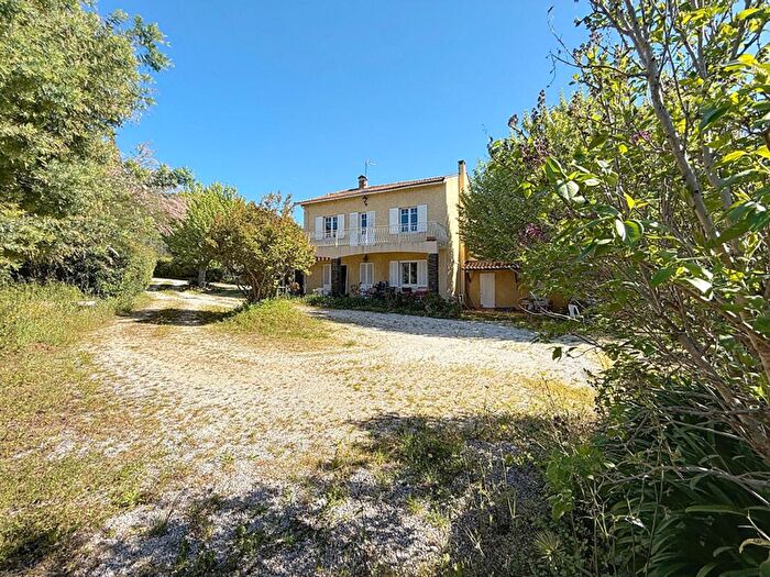 Maison à vendre - Cuers - 8 pièces - 4 chambres