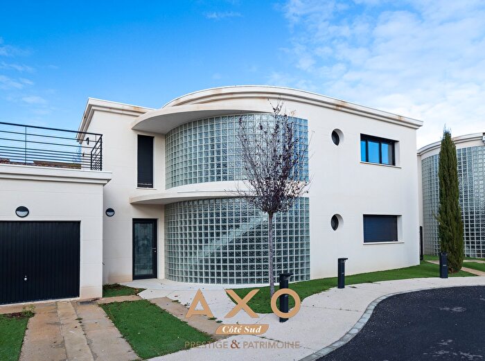 Maison à vendre - Salon-de-Provence, Canourgues - 5 pièces - 4 chambres