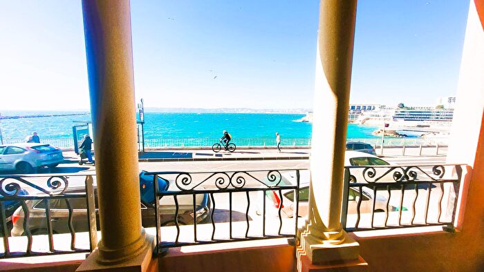 Appartement à vendre - Marseille e , Bompard - 4 pièces - 3 chambres