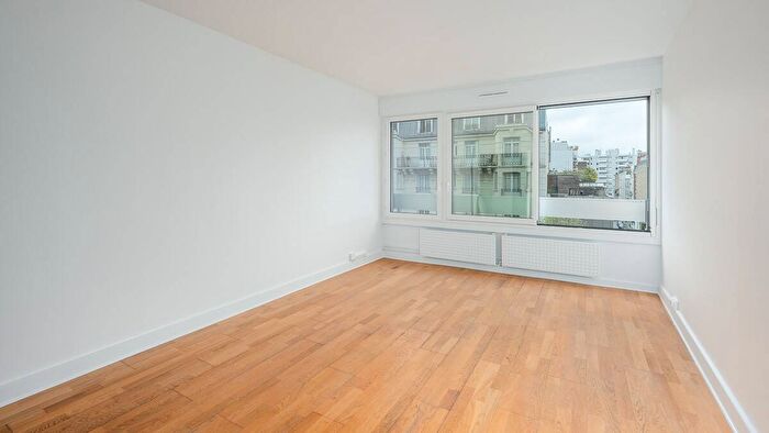 Appartement à louer - Georges Brassens, Paris ème arrondissement - 4 pièces - 3 chambres