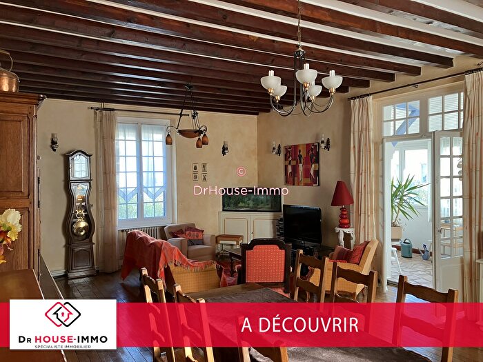 Maison à vendre - Vittel - 8 pièces - 6 chambres